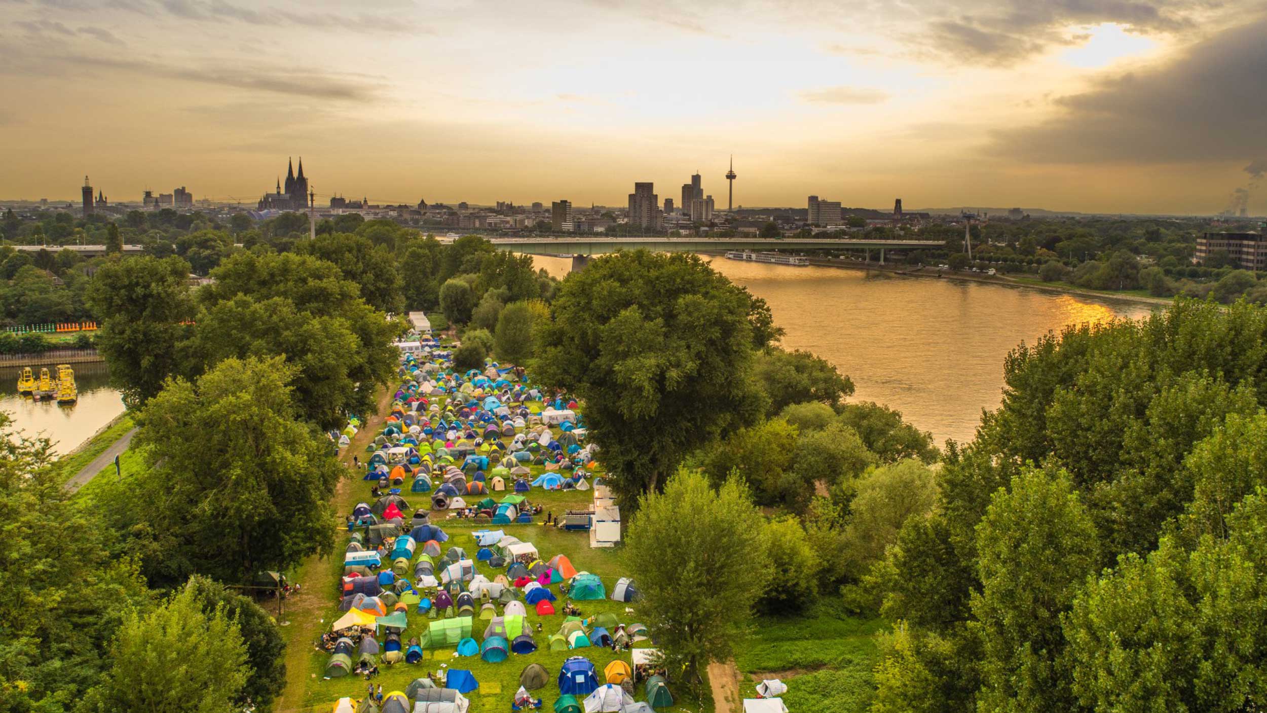 gamescomCamp - strafejump GmbH